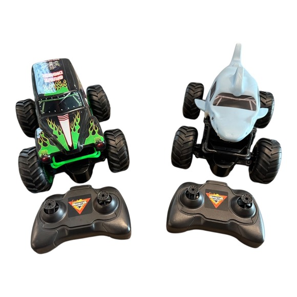 Monster Jam | Toys | Monster Jam Grave Digger Megalodon Remote Control ...